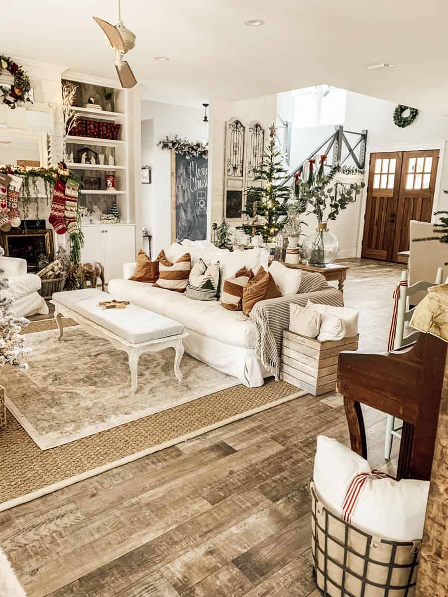 Modern Farmhouse Christmas Home Tour - TRIBE OF BURTON